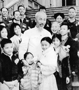 Những tặng phẩm đáng quý kiều bào gửi tặng Bác Hồ | Thời Đại