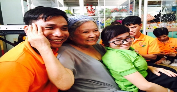 Đảng Cộng sản Đức (DKP) ủng hộ vụ kiện của bà Trần Tố Nga và các nạn nhân chất độc da cam/dioxin ...